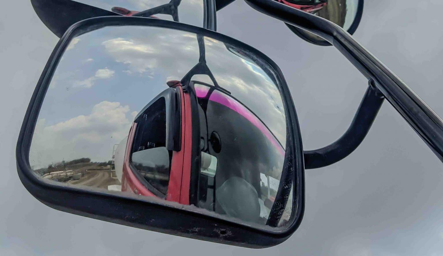 What Are No Zones? Learn How to Stay Safe Near Large Trucks